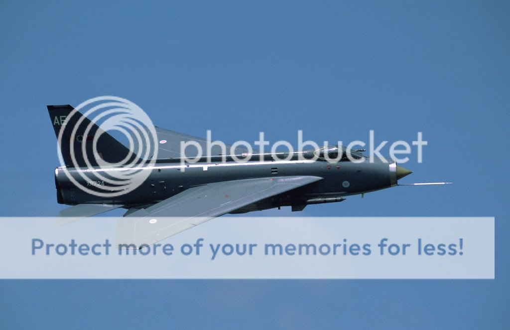 Lightning XR724 at 1024 - UK Airshow Review Forums